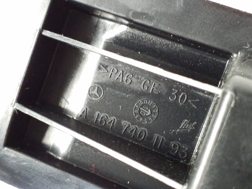 Used Mercedes Benz R-Class Outer boot handle A1647401193