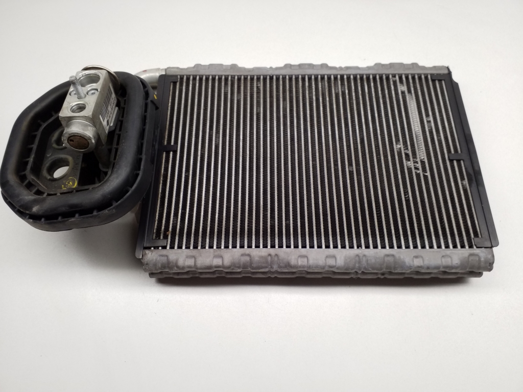 Использовал Mercedes Benz E-Class Радиатор кондиционера салона A2048300258