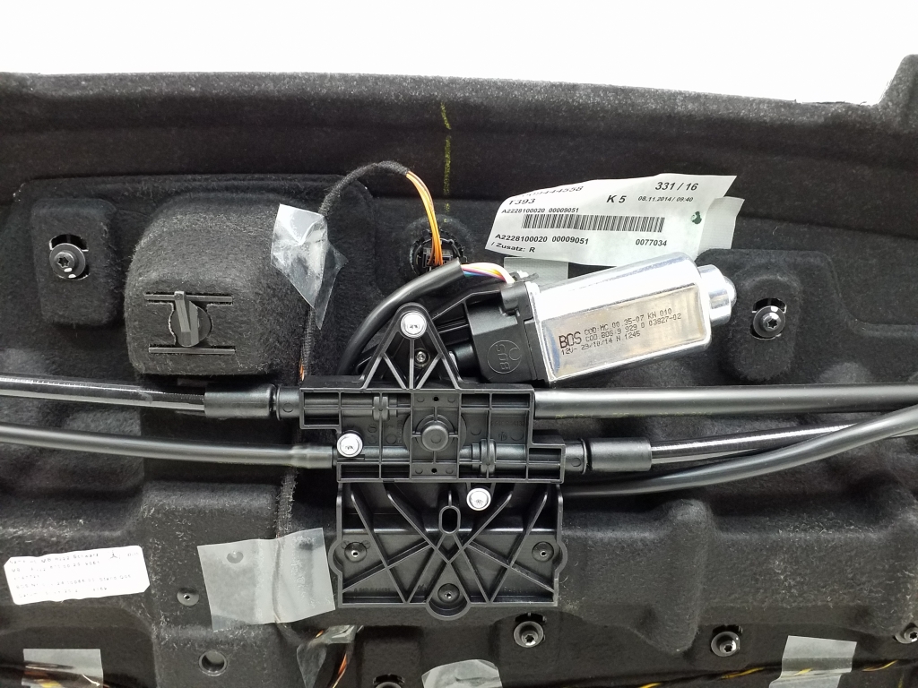 Used Mercedes Benz S-Class Rear window sill and its details