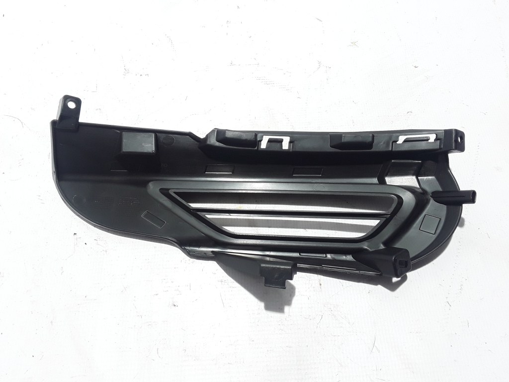 Used VOLVO XC60 Front bumper lower grille 31455183