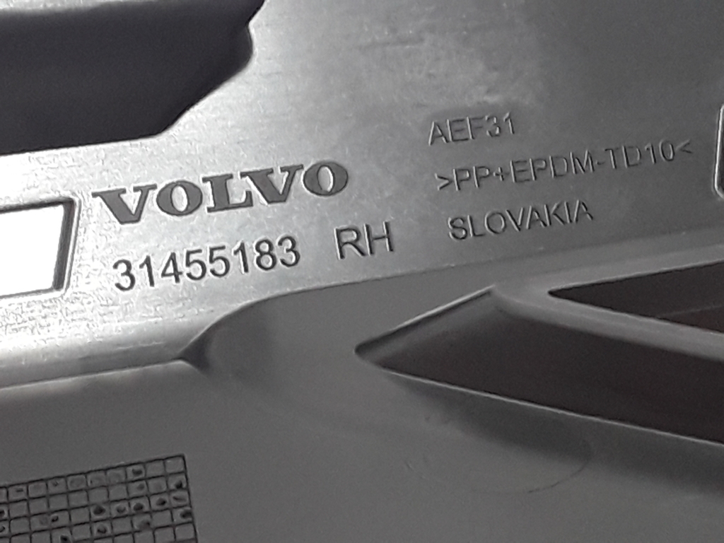 Used VOLVO XC60 Front bumper lower grille 31455183