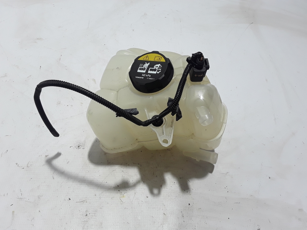 Used VOLVO XC60 Tank for coolant 31338291