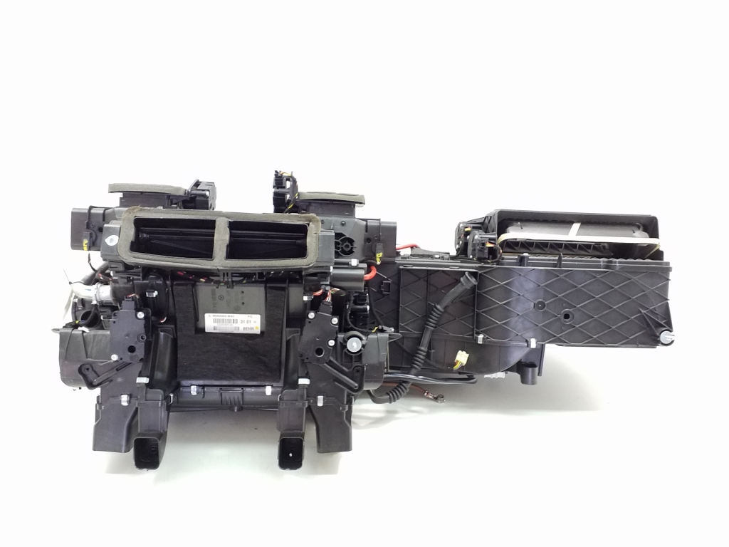 Used Mercedes Benz S-Class Cabin shoulders and its details