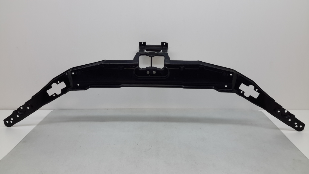 Used Mercedes Benz S-Class The middle part of the front frame A2206200372