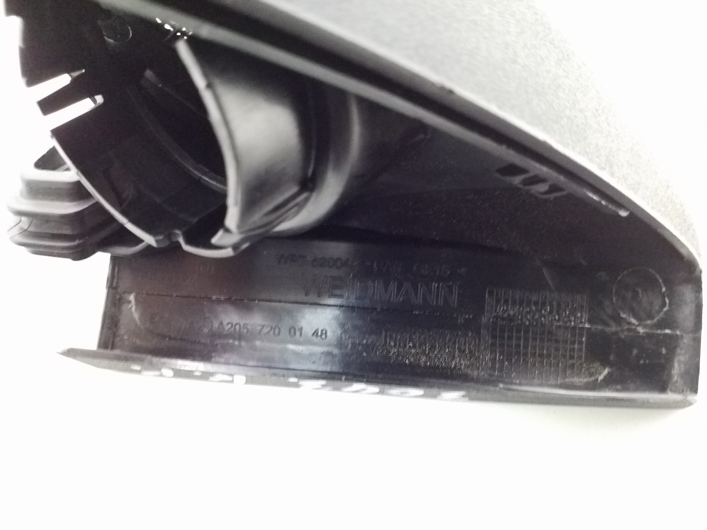 Naudotas Mercedes Benz C-Class Priekinių durų kita detalė A2057200148