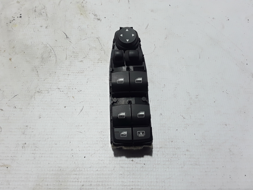 Used BMW 5 SERIES Front door glass switch 9241956