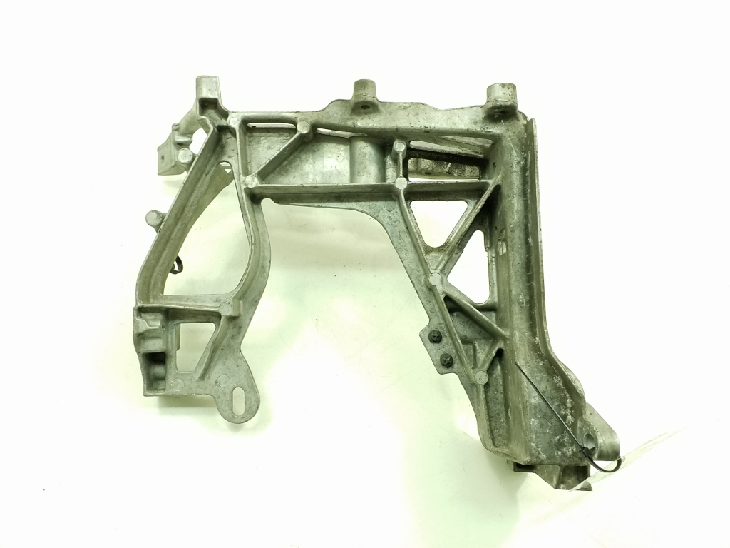 Naudotas Mercedes Benz C-Class Priekinio rėmo kita detalė A2056221600