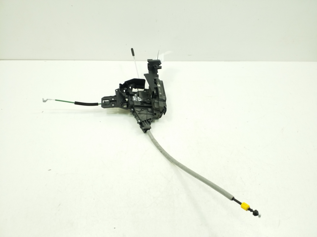 Used Mercedes Benz C-Class Front door lock A0997206501