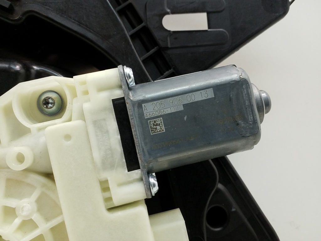 Used Mercedes Benz C-Class Front door window lifter and its parts ...