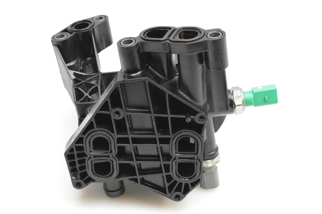 Used Volkswagen Tiguan Oil filter housing 03N115389K