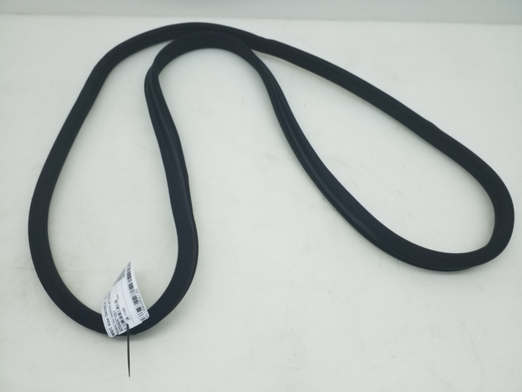 Used Mercedes Benz C-Class Front door sealing rubber A2046971051