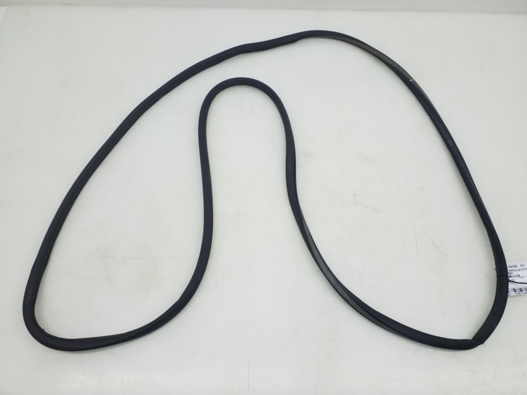 Использовал Mercedes Benz C-Class Уплотнительная резинка передней двери ...