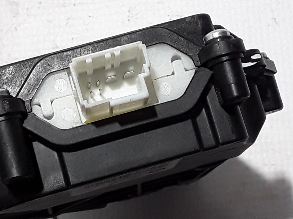 Used BMW 5 SERIES Trunk lid electric retractor 51247273752