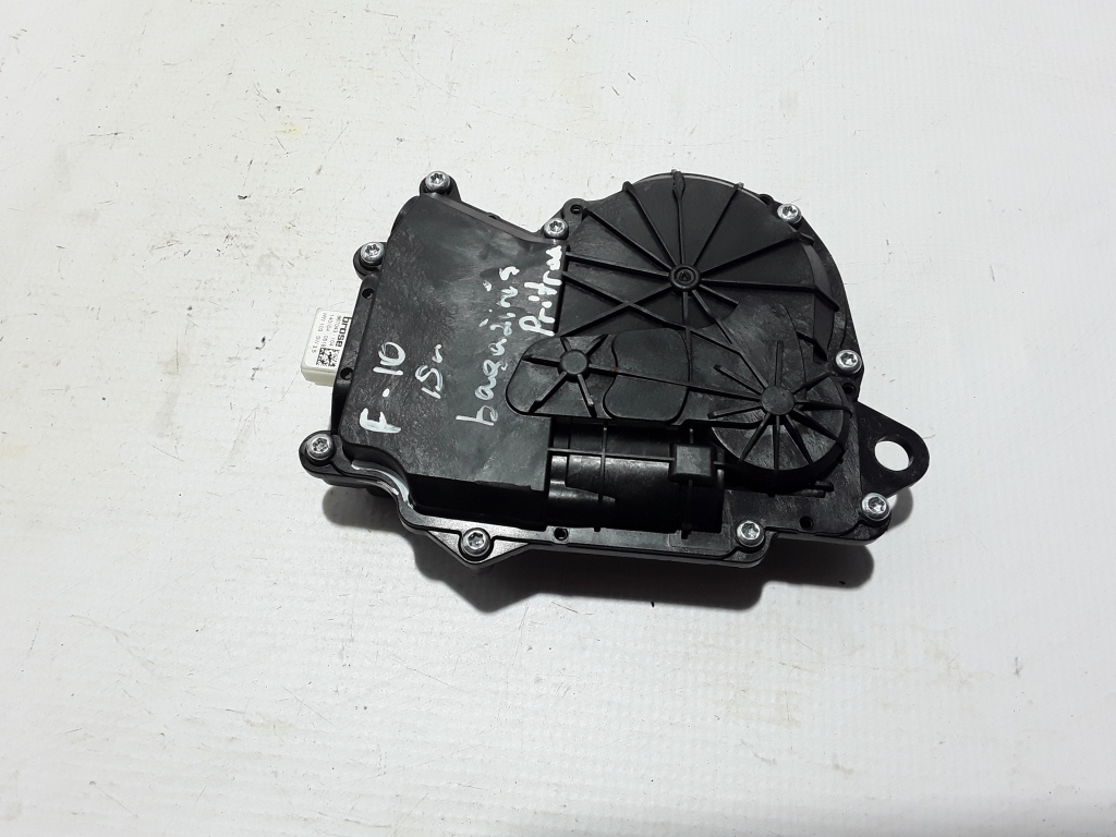 Naudotas BMW 5 SERIES Bagažinės dangčio elektrinis pritraukėjas 51247273752