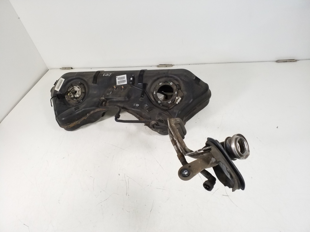 Used Mercedes Benz GLK-Class Fuel tank A2044700201