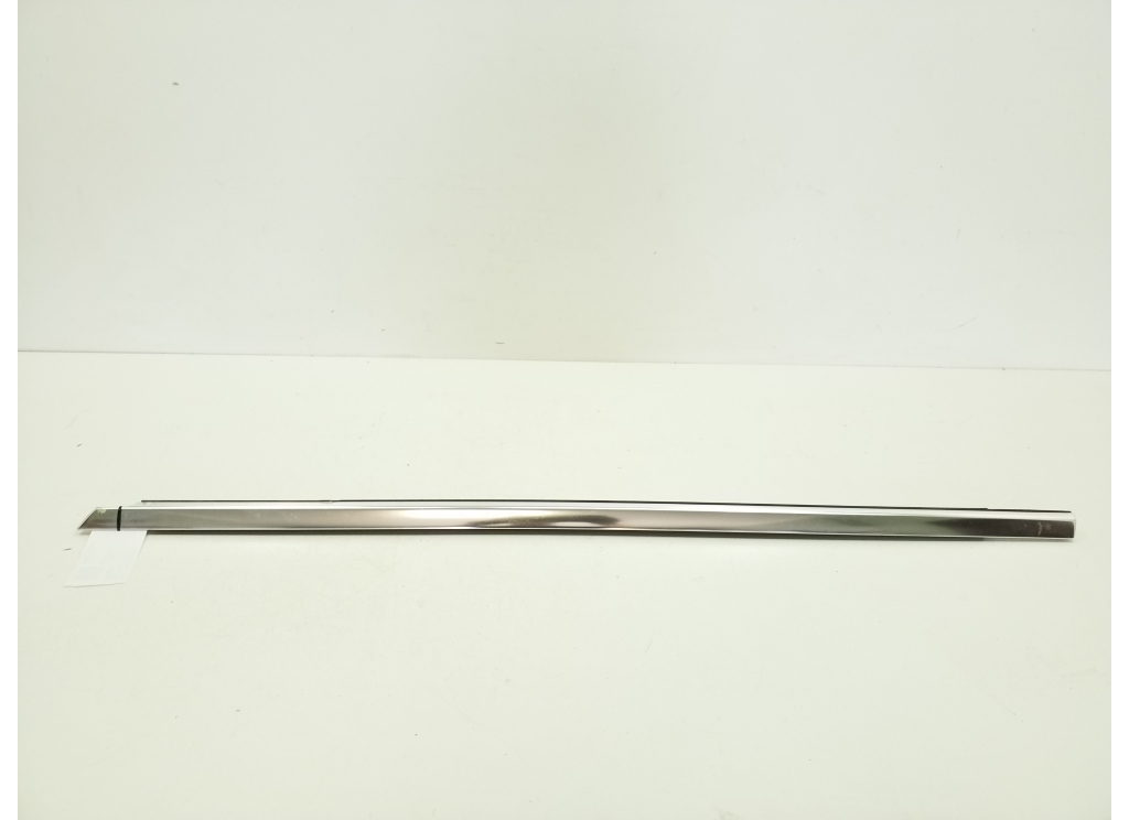 Used Mercedes Benz S-Class Front door strip to the glass exterior ...