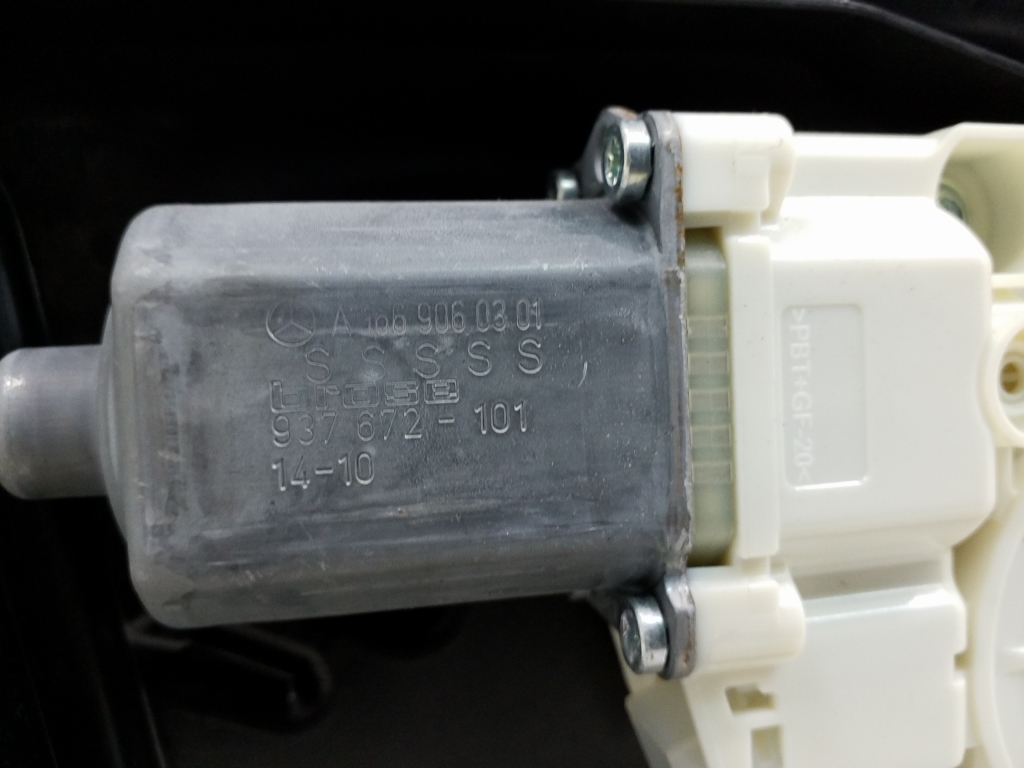 Used Mercedes Benz S-Class Front door window lifter and its parts