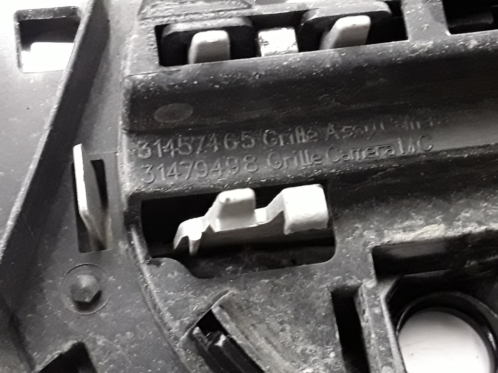 Used VOLVO XC60 Front grille 31479498