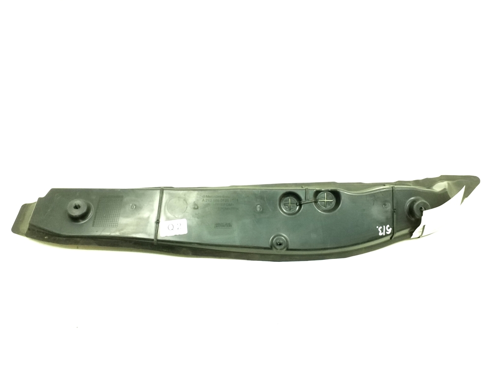 Used Mercedes Benz E-Class Other part of the front wing A2138890125