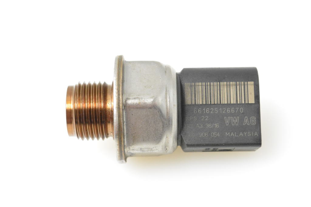 Used Volkswagen Golf High pressure fuel line sensor 04L906054