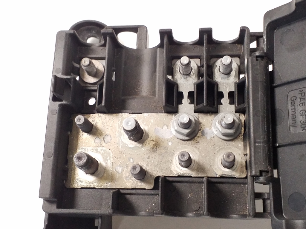 Naudotas AUDI A6 Saugiklių blokas bagažinėje 4G0937517