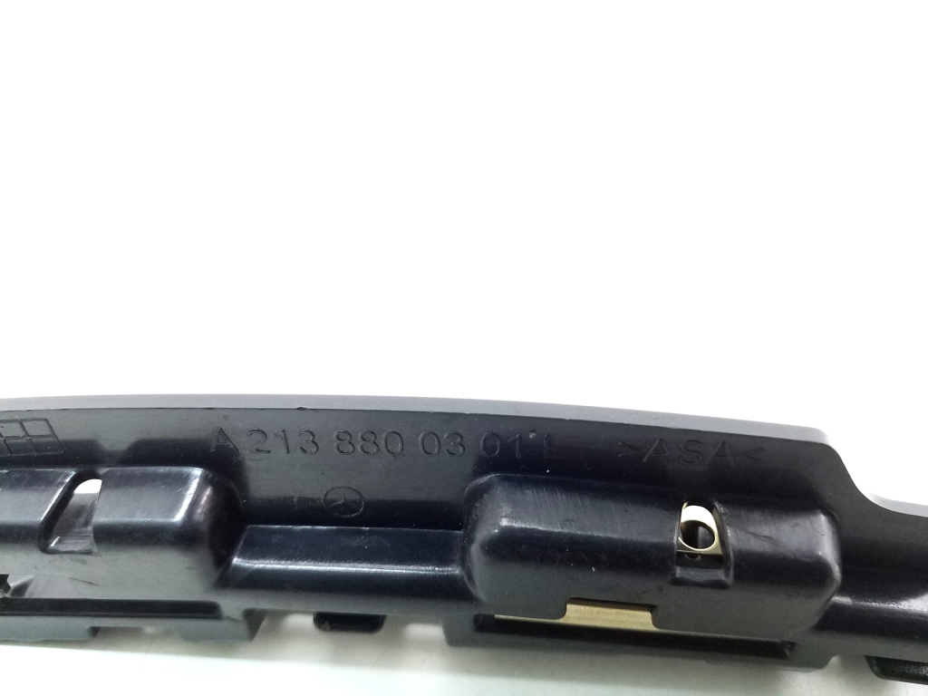 Used Mercedes Benz E-Class Other detail of the rear bumper A2138800301