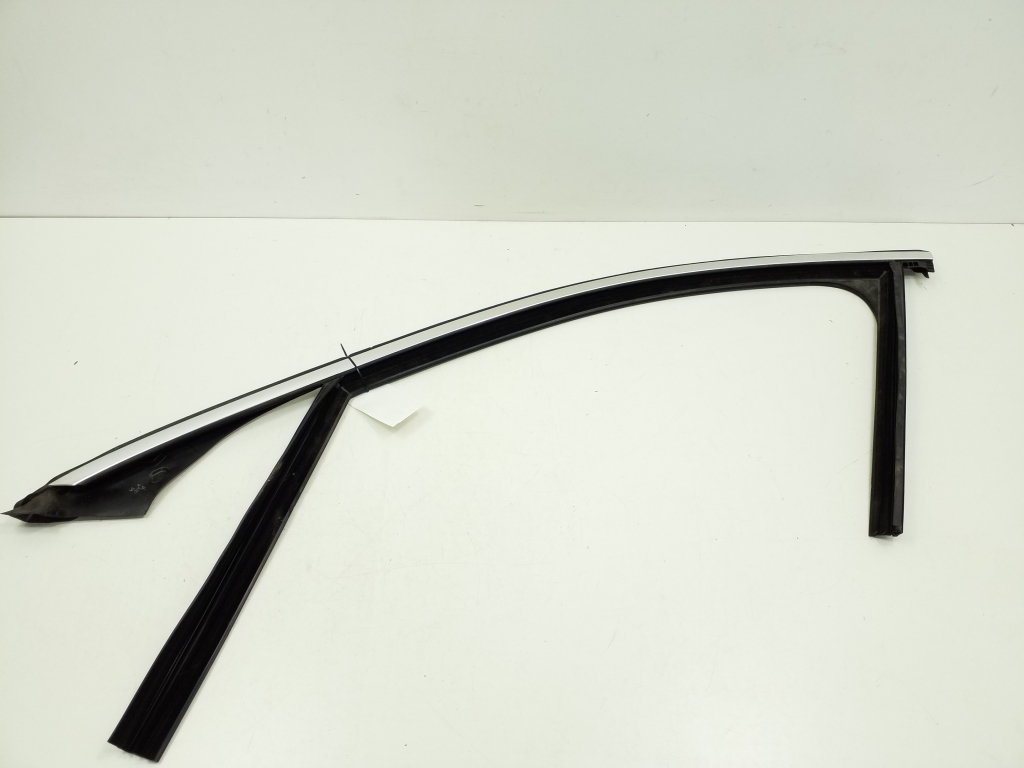 Used Mercedes Benz E-Class Other detail of the front door A2137252700