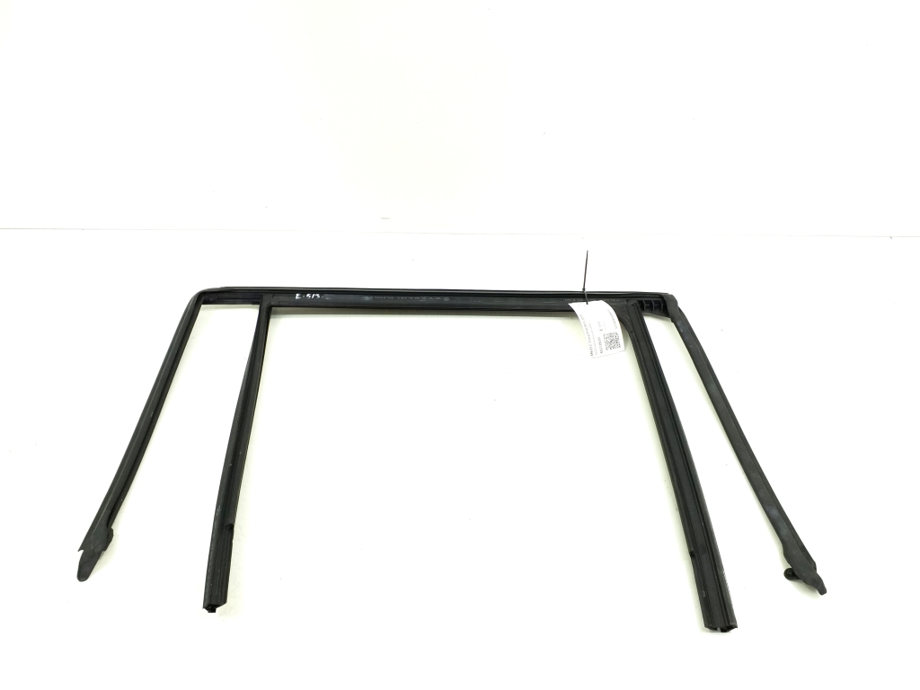 Used Mercedes Benz GLC-Class Other detail of the rear side door A2537350325