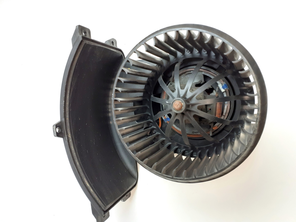 Used Volkswagen Transporter Cabin shoulder motor 7E1820021