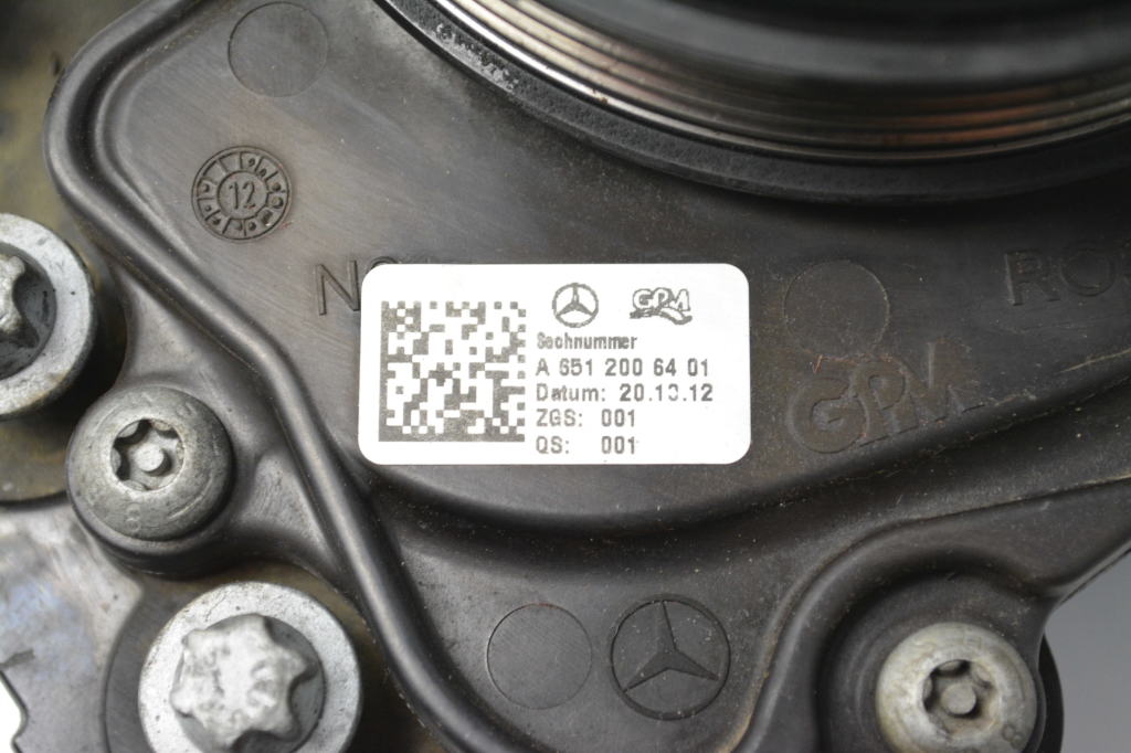 Used Mercedes Benz E-Class Water pump A6512006401