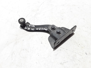 Used Chrysler Pacifica Sliding door holder 68185996AD