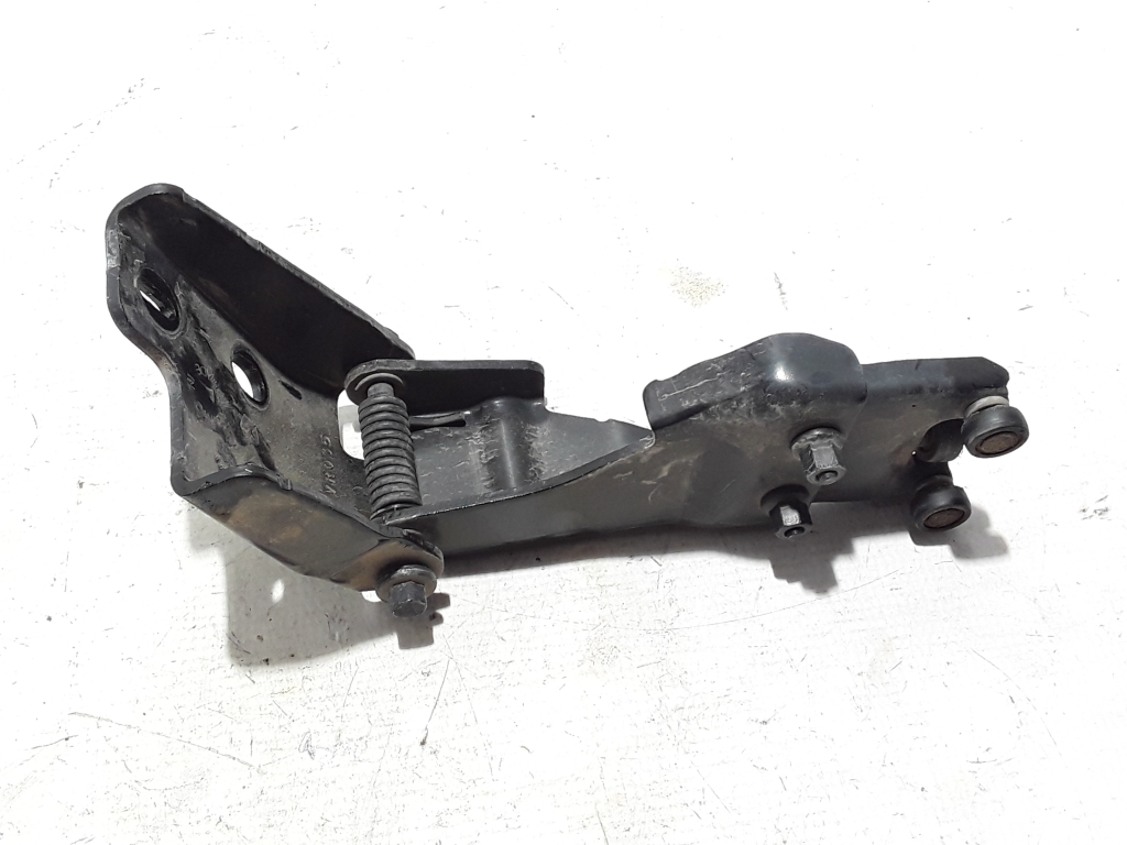 Used Chrysler Pacifica Sliding door bracket 68185994AA