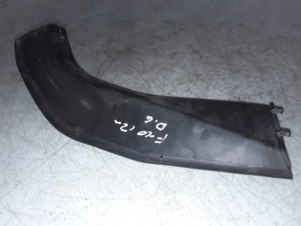 Used BMW 5 SERIES Tail light trim 7204376