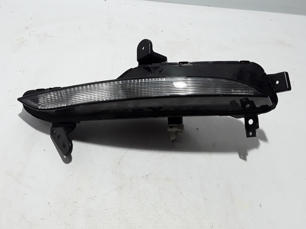 Used RENAULT Megane Front bumper fog lamp 261354958R