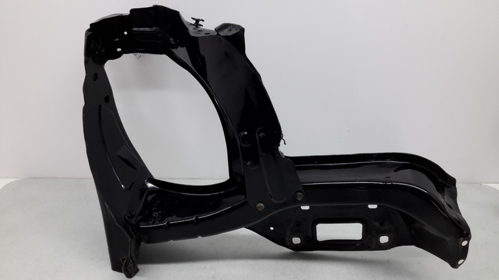 Used Mercedes Benz ML-Class Headlight frame (glasses) A1646200391