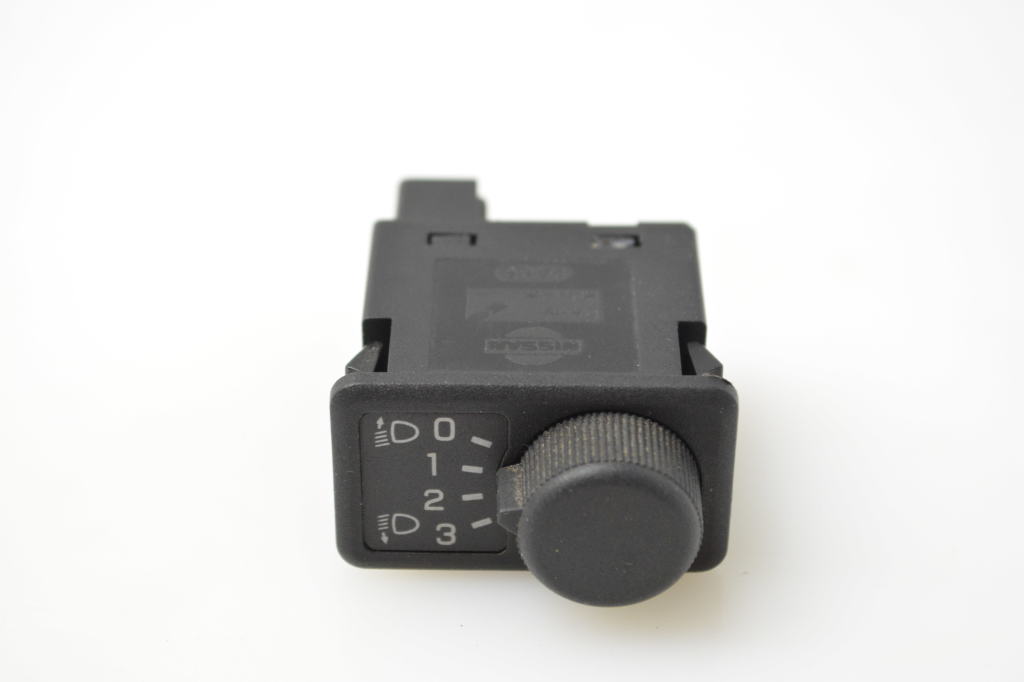 Used NISSAN Almera Switch light level regulator