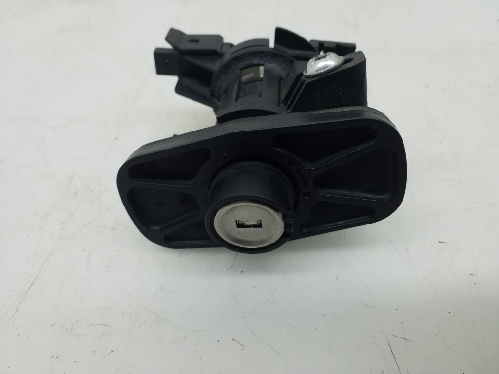 Used Mercedes Benz C-Class Tailgate lock A2047580014