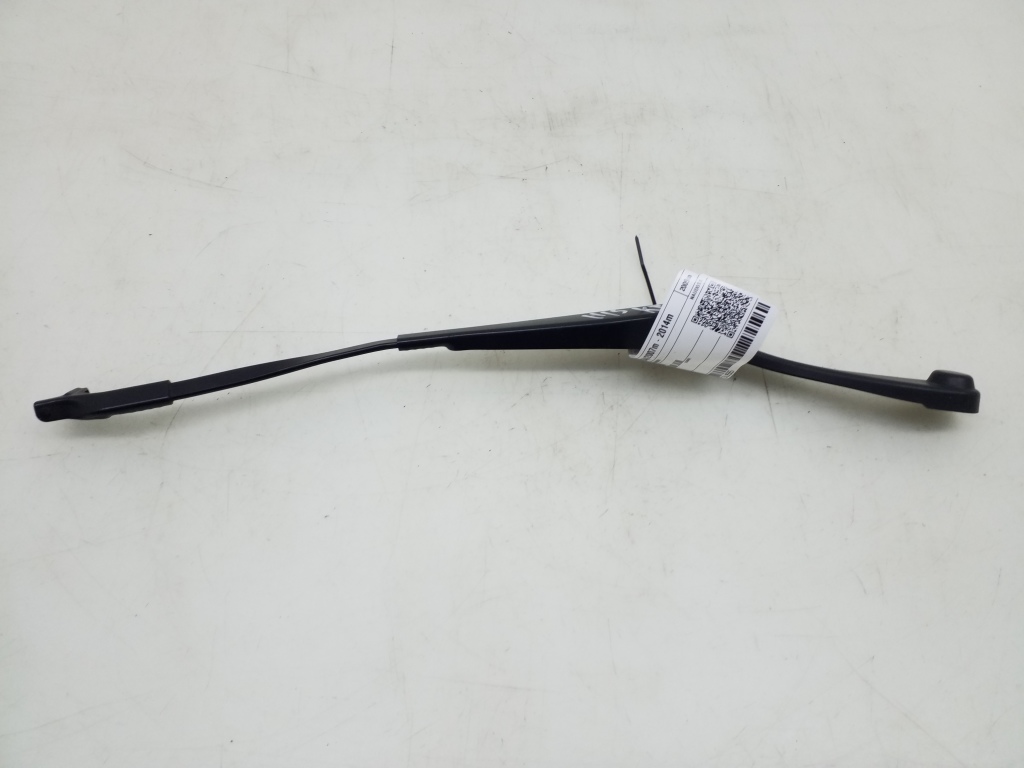 Used Mercedes Benz C-Class Windshield wiper blade A2048200044