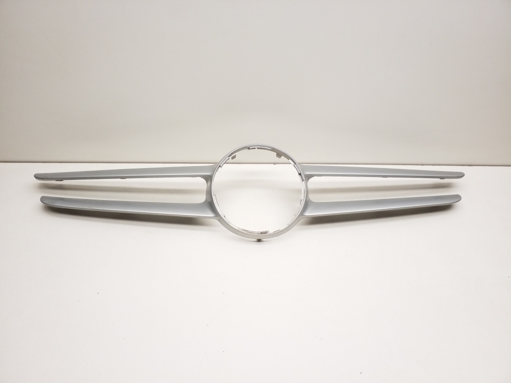 A2058880260, Front Upper Grill, 4 offers, price from 25.2 EUR