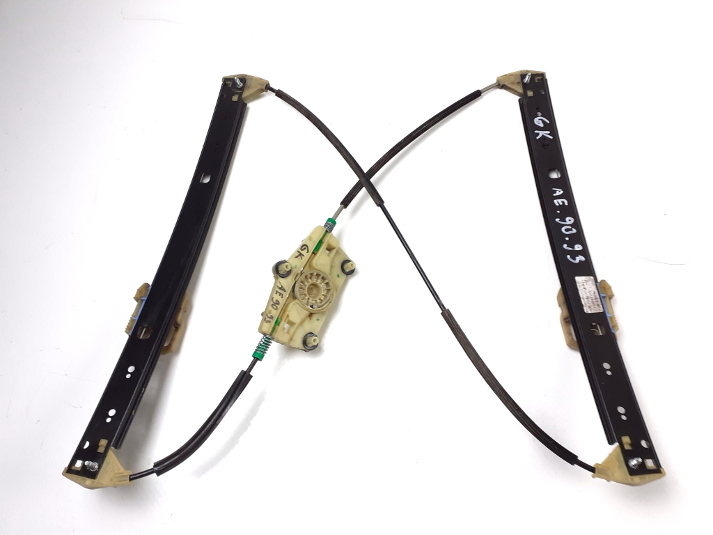 Naudotas AUDI Q7 Galinių šoninių durų stiklo pakėlėjas 4L0839461A