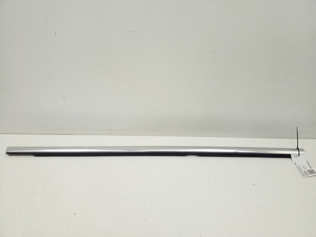 Naudotas Mercedes Benz E-Class Galinių šoninių durų juostelė prie ...