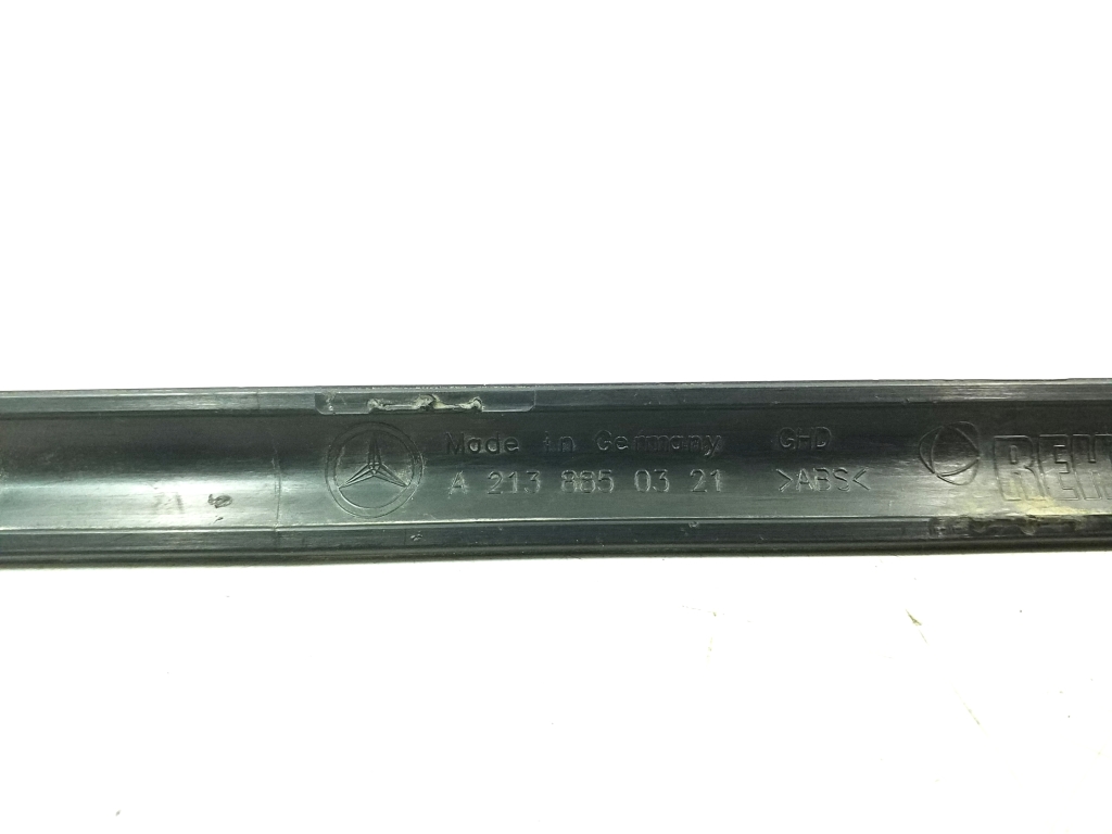 Used Mercedes Benz E-Class Other detail of the rear bumper A2138850321