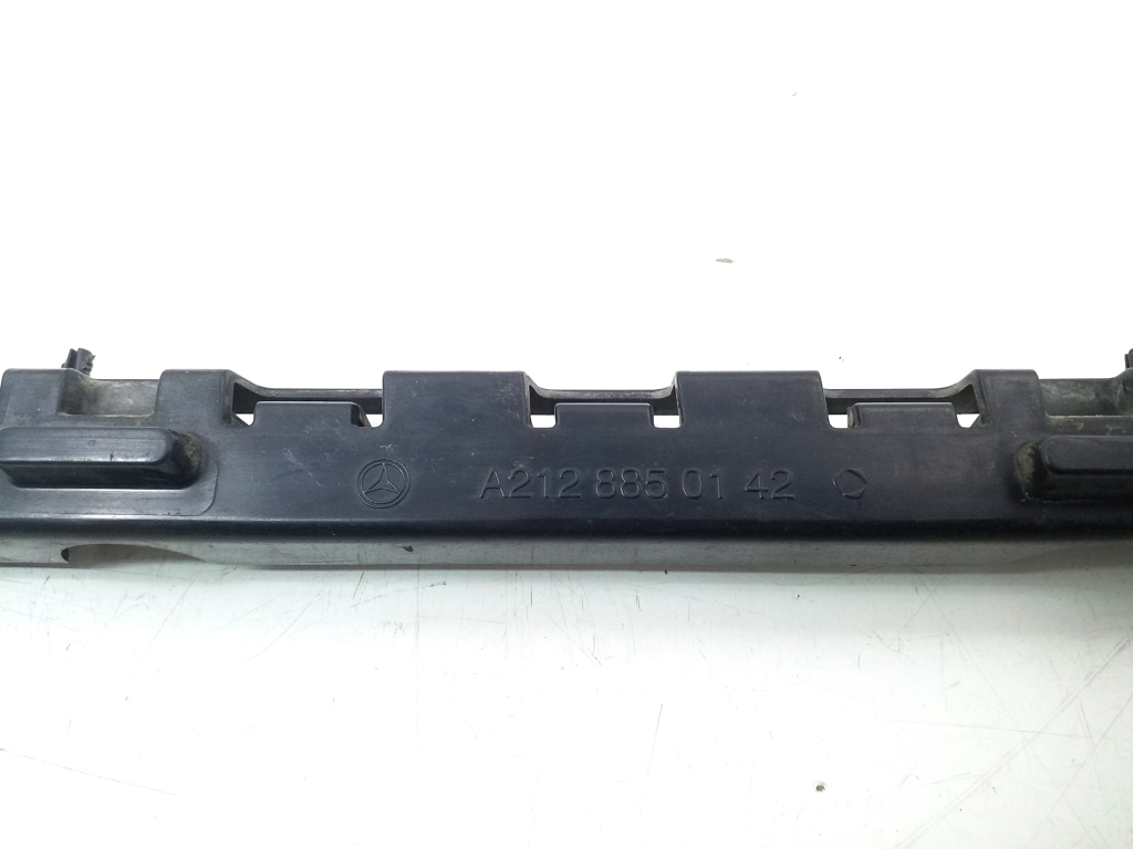 Used Mercedes Benz E-Class Rear bumper bracket A2128850142