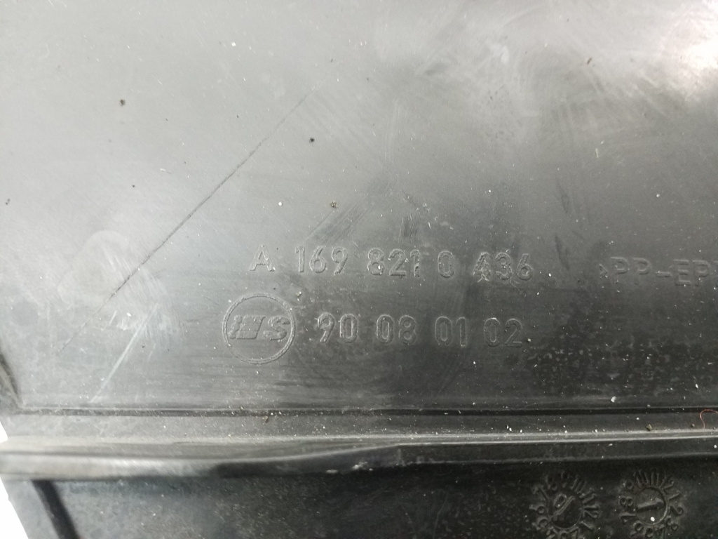 Naudotas Mercedes Benz B-Class Apdaila po variklio gaubtu A1698210436