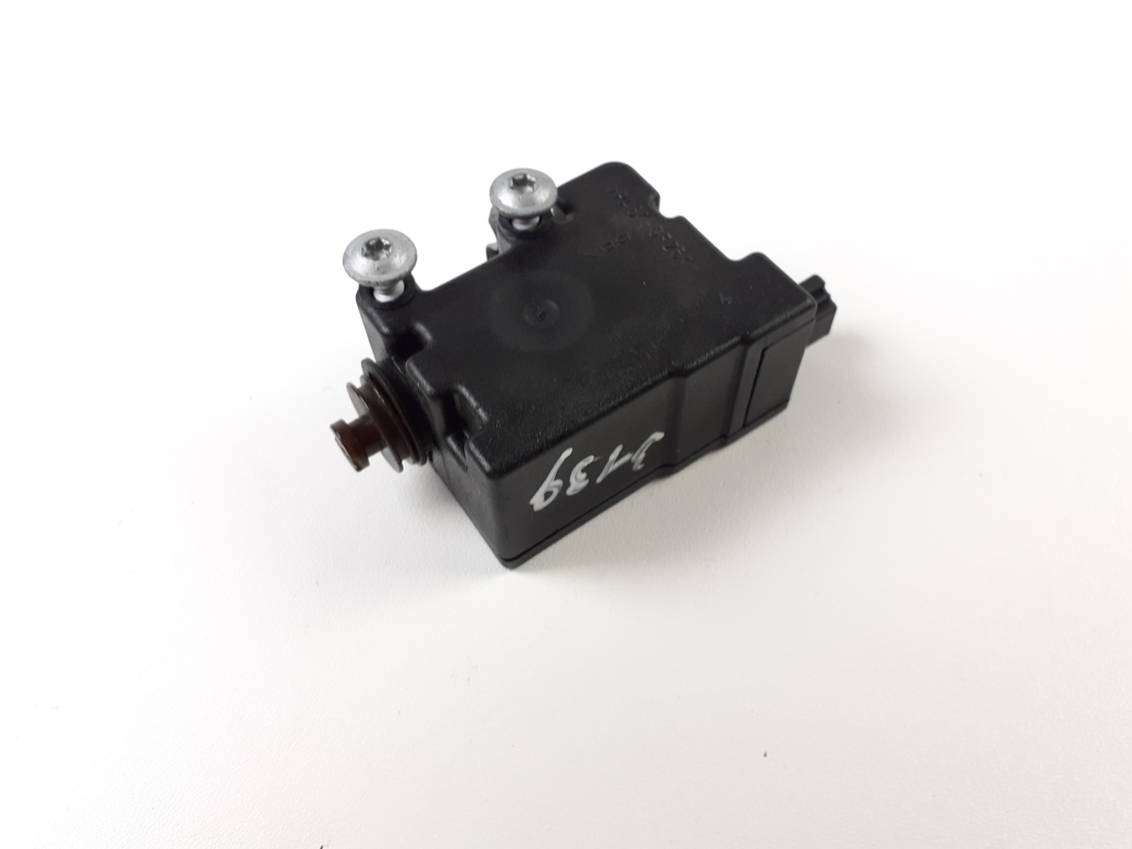 Used BMW 3 SERIES Fuel filler cap lock 67116987632