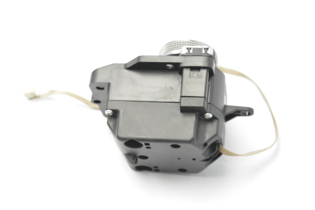 Used Mercedes Benz C-Class Switch and its parts A2048700779