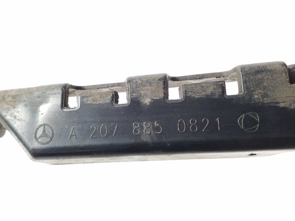 Used Mercedes Benz E-Class Rear bumper bracket A2078850821