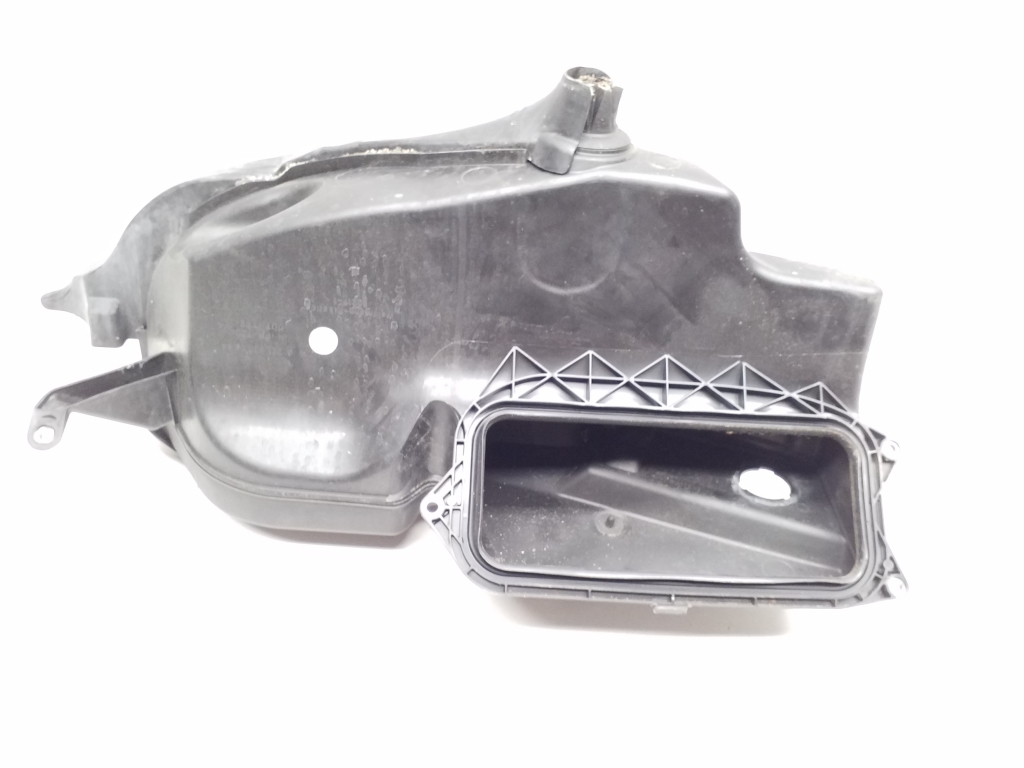 Used Mercedes Benz S-Class Other part of the air filter housing a2218300844
