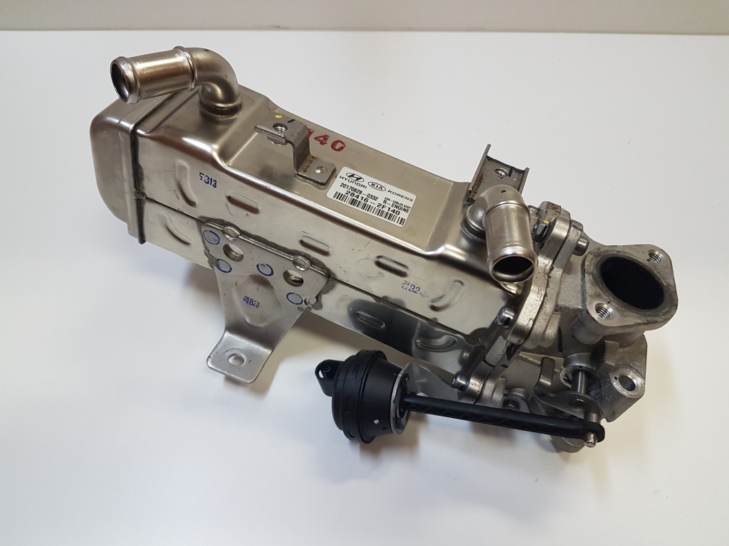 Used Kia Sorento EGR valve cooler 284162F140
