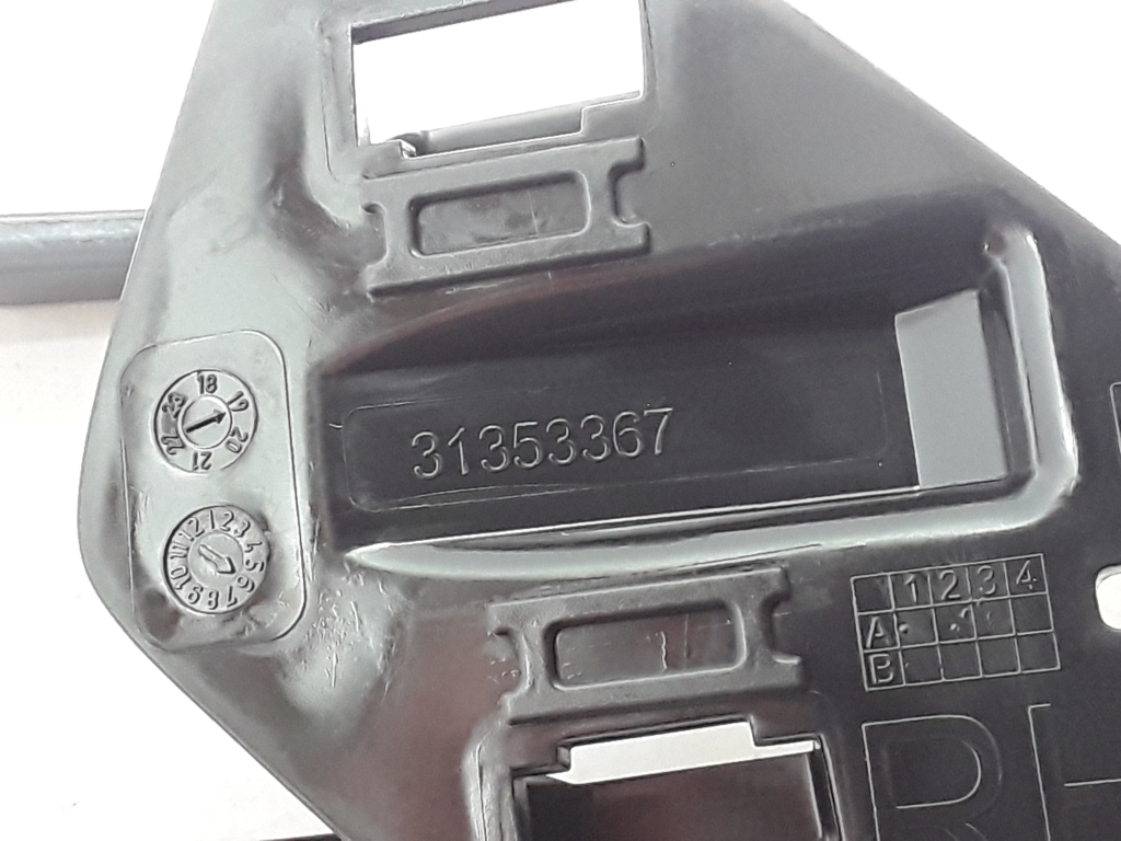 Used VOLVO XC90 Other part of the front bumper headlight washer cap ...